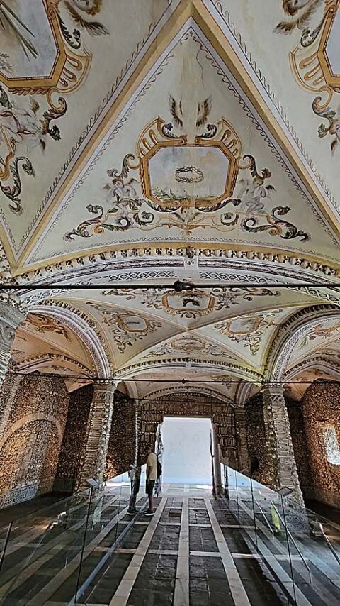 Capela Dos Ossos Chapel Of Bones Evora